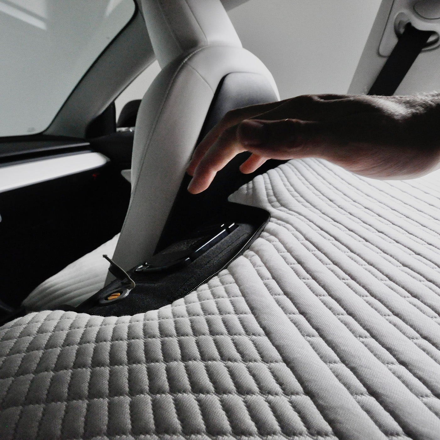 Snuuzu - The Ultimate Sleeping Experience For Tesla Model 3
